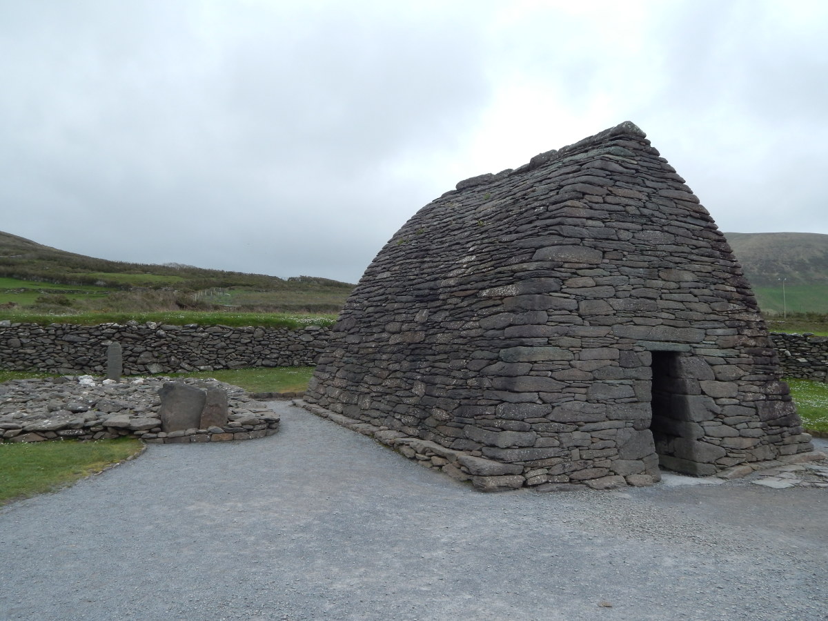 Visiting Gallarus Oratory, an Early Christian Site in Ireland - HubPages
