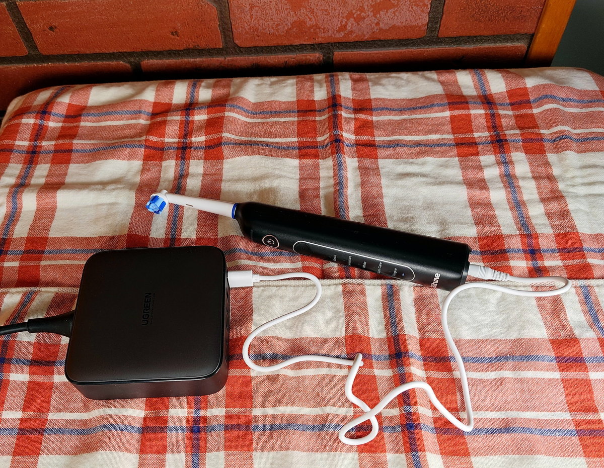 Review of the Bitvae R2 Rotating Electric Toothbrush - HubPages