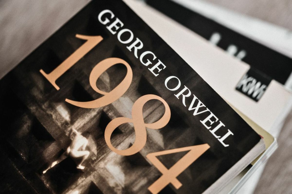 Surveillance in "1984": Comparing Orwell's Book to Today - HubPages