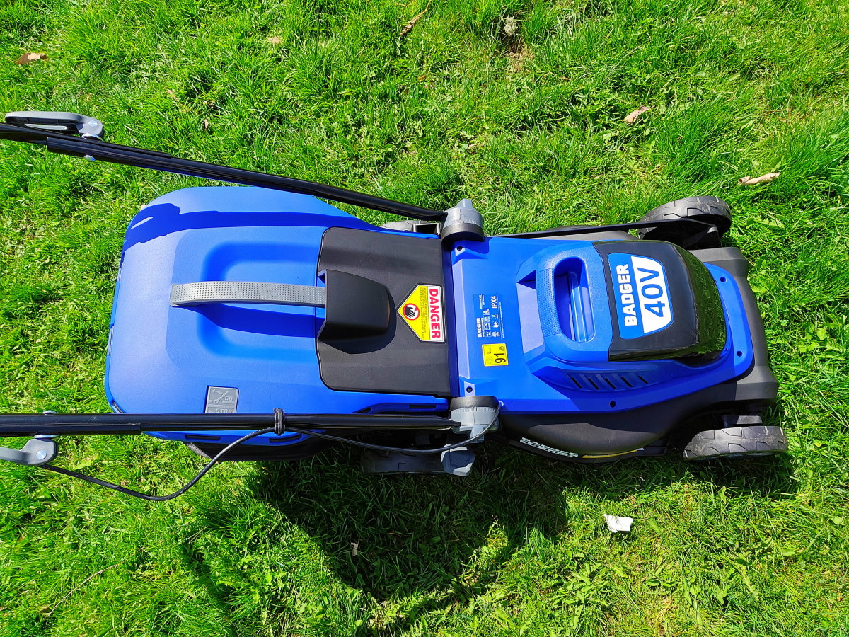 Review of the WILD BADGER 40V Battery-Powered Lawn Mower - HubPages
