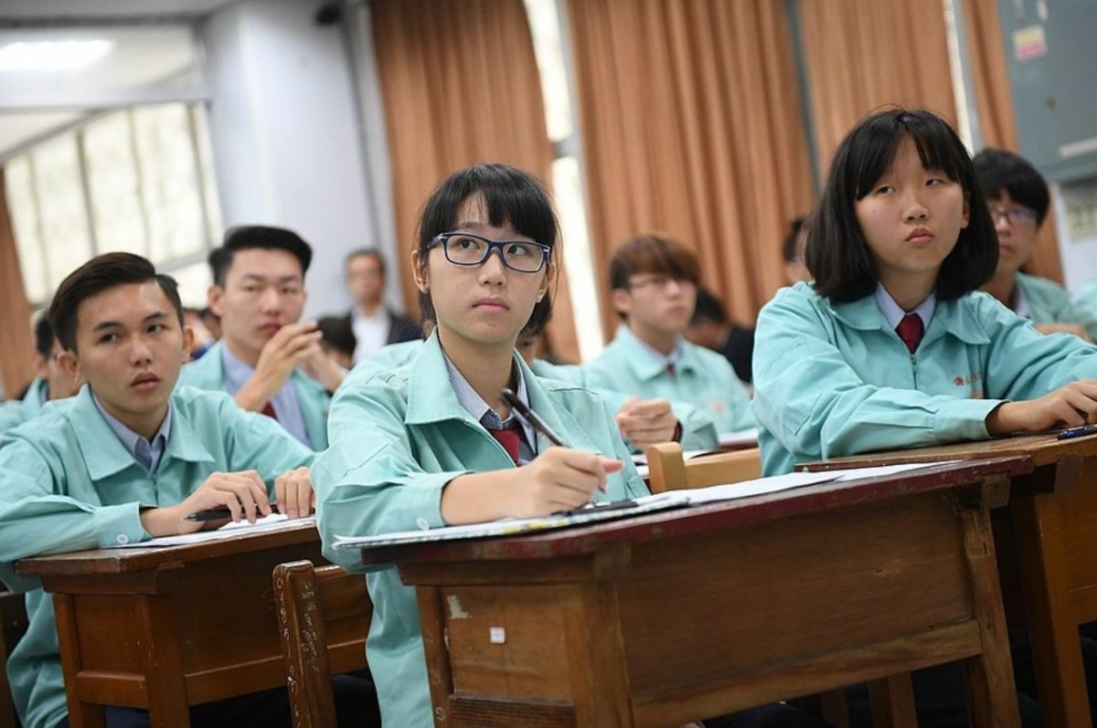 School Uniform Debate: Pros and Cons - HubPages