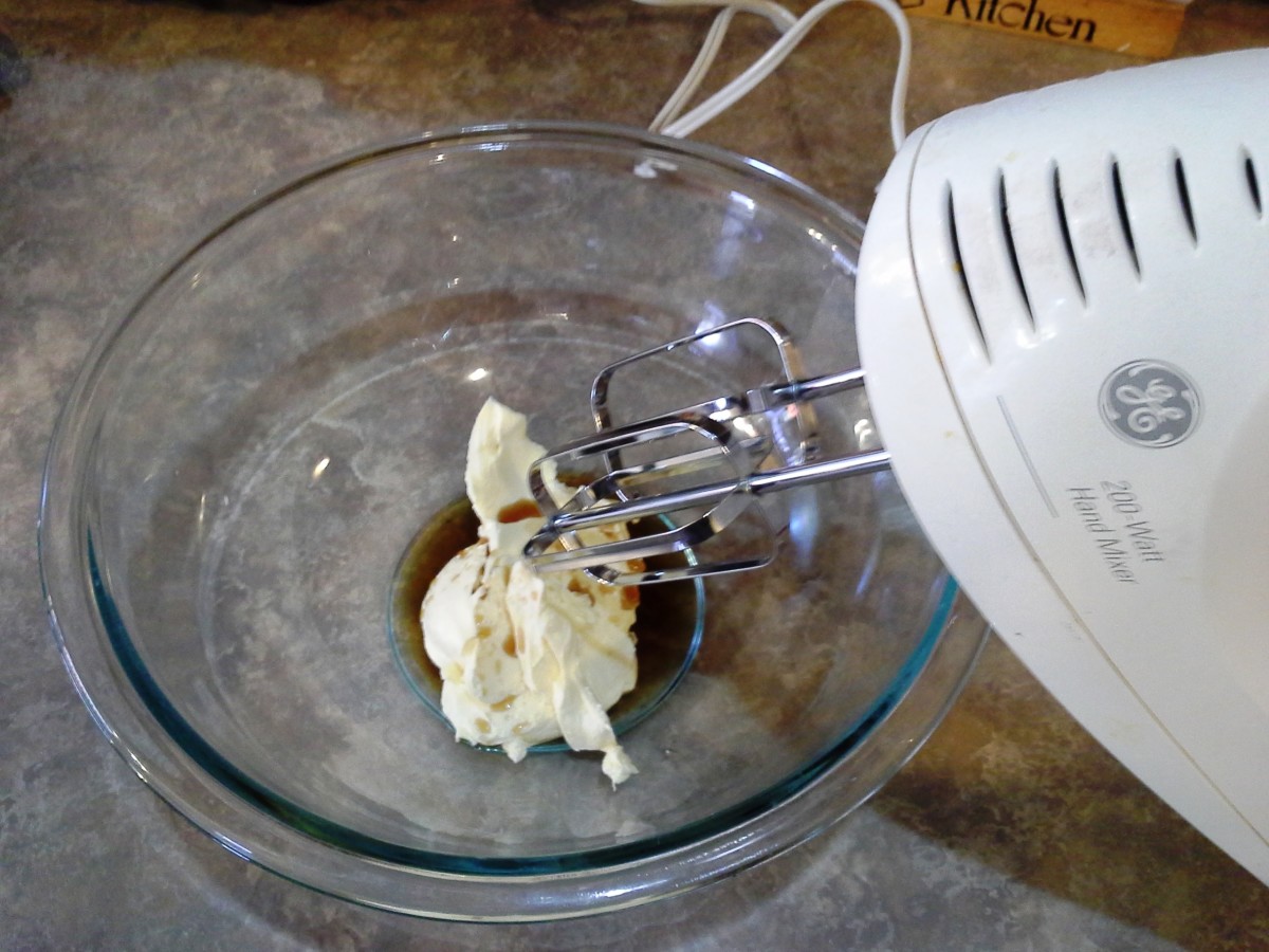 Easy Homemade Vanilla Buttercream Icing - HubPages