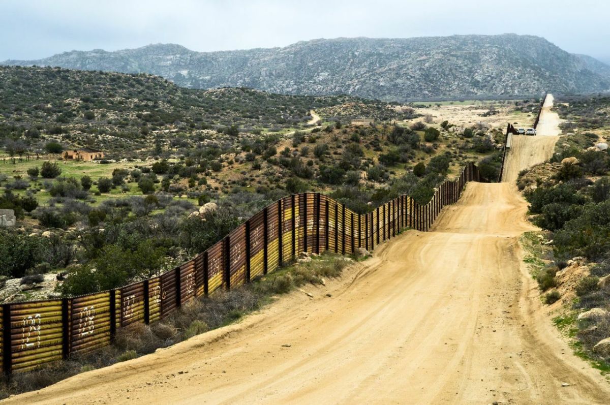 Border Disorder: Perpetual Entertainment - HubPages