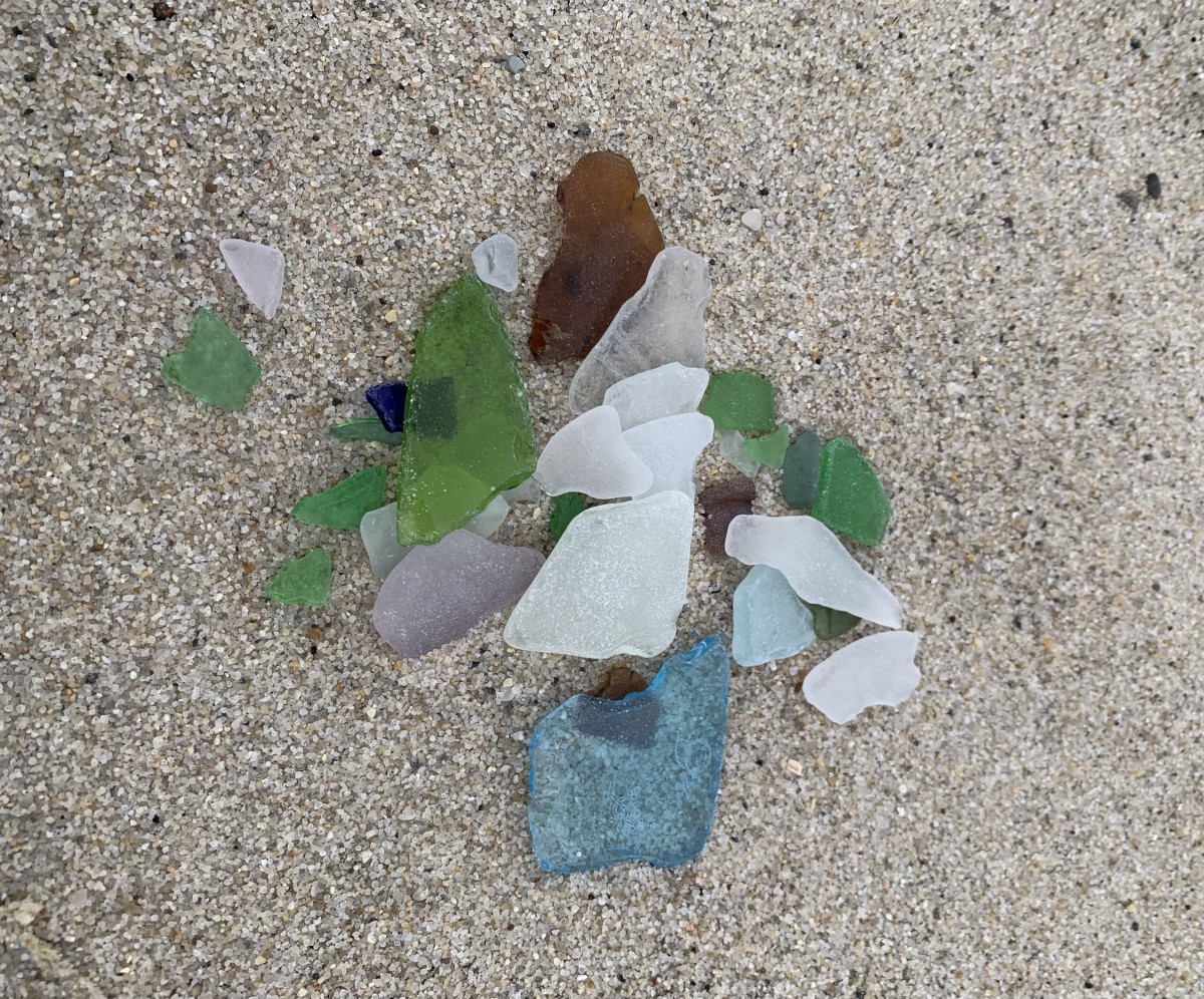 Hunting and Collecting Sea Glass Treasures - HobbyLark