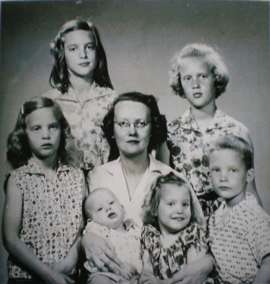 Being a Middle Child in a Big Family - HubPages