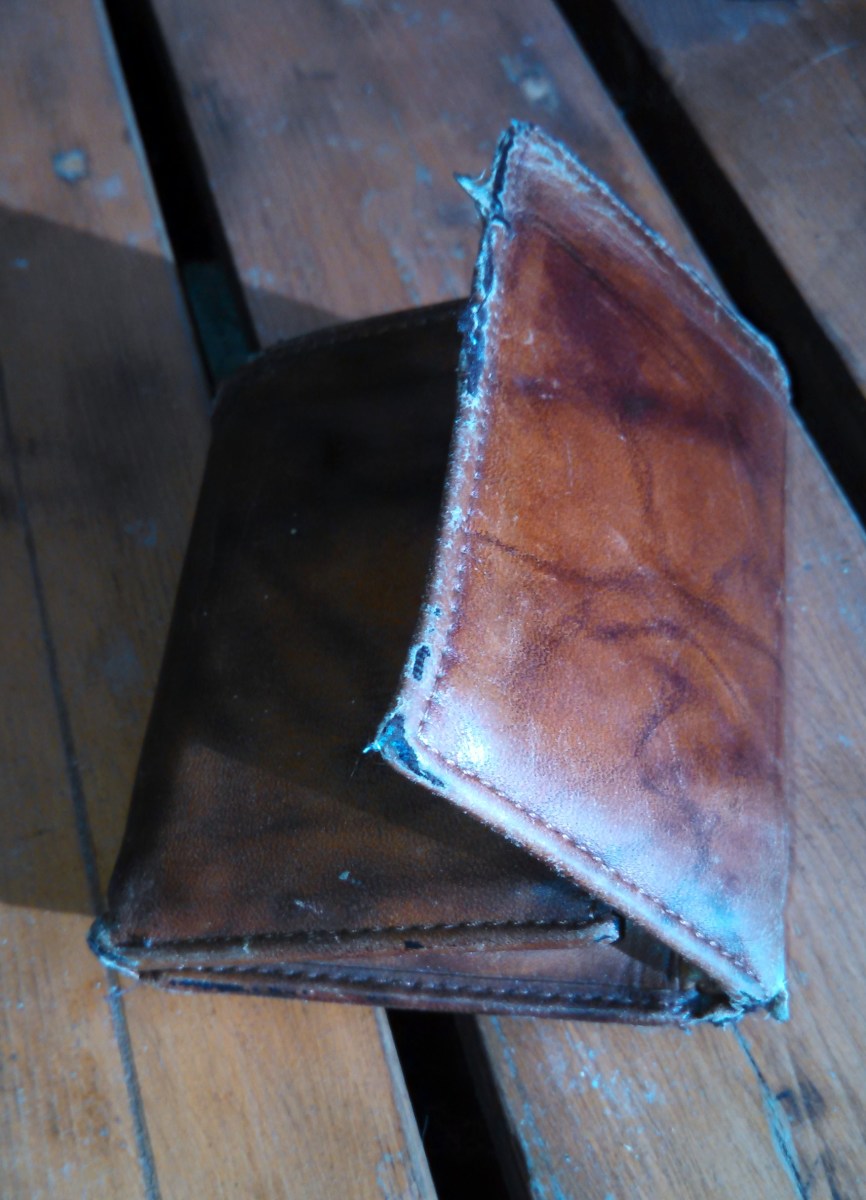 Lifehacks: What To Carry In Your Wallet - HubPages