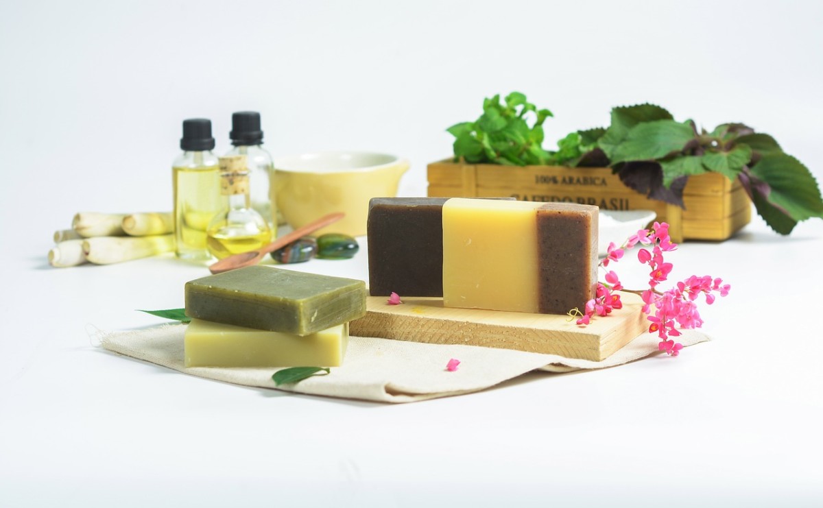 How To Make Homemade Herbal Extracts (Infusions): 3 Simple & Easy ...