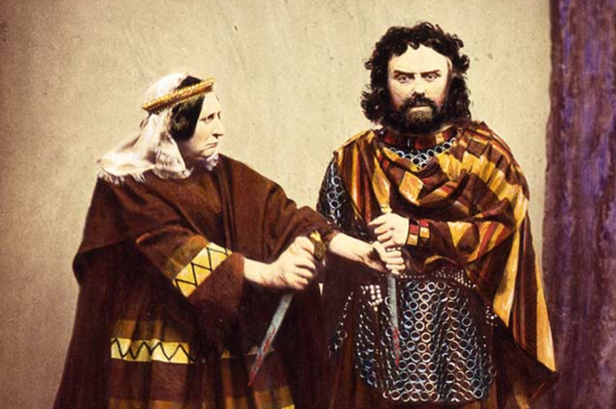 Femininity in "Macbeth": Lady Macbeth and the Witches - Owlcation