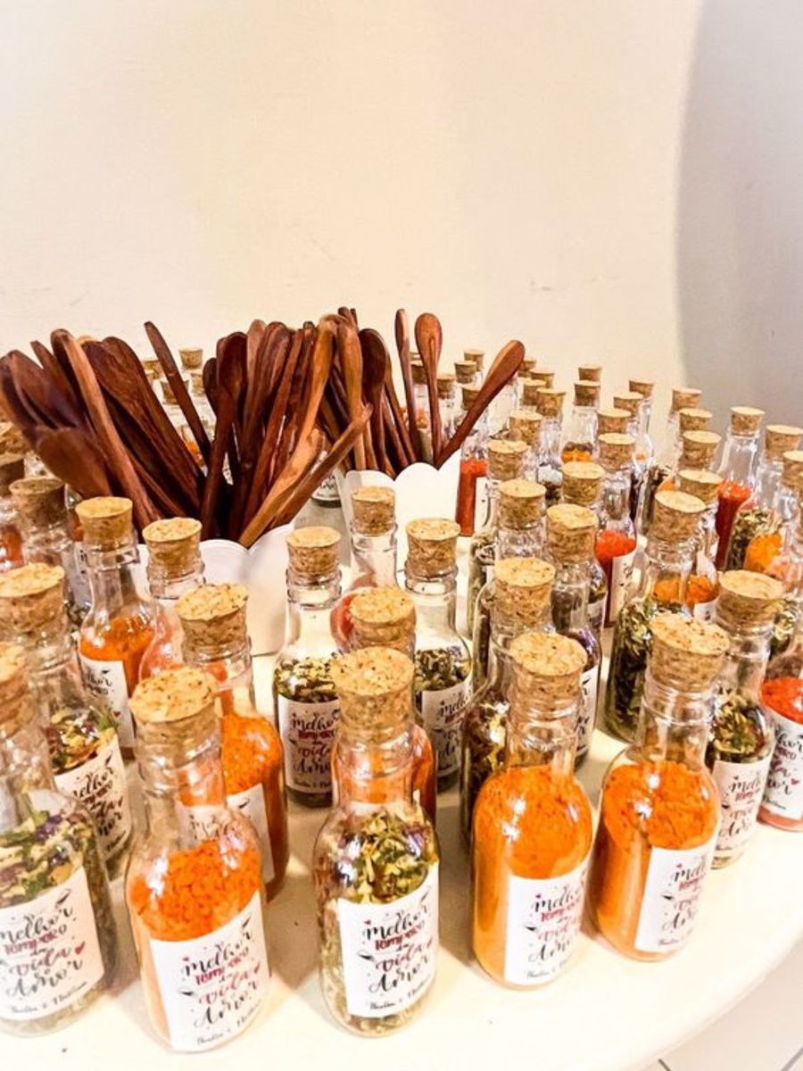 40+ Creative Wedding Favors Your Guests Will Love - HubPages