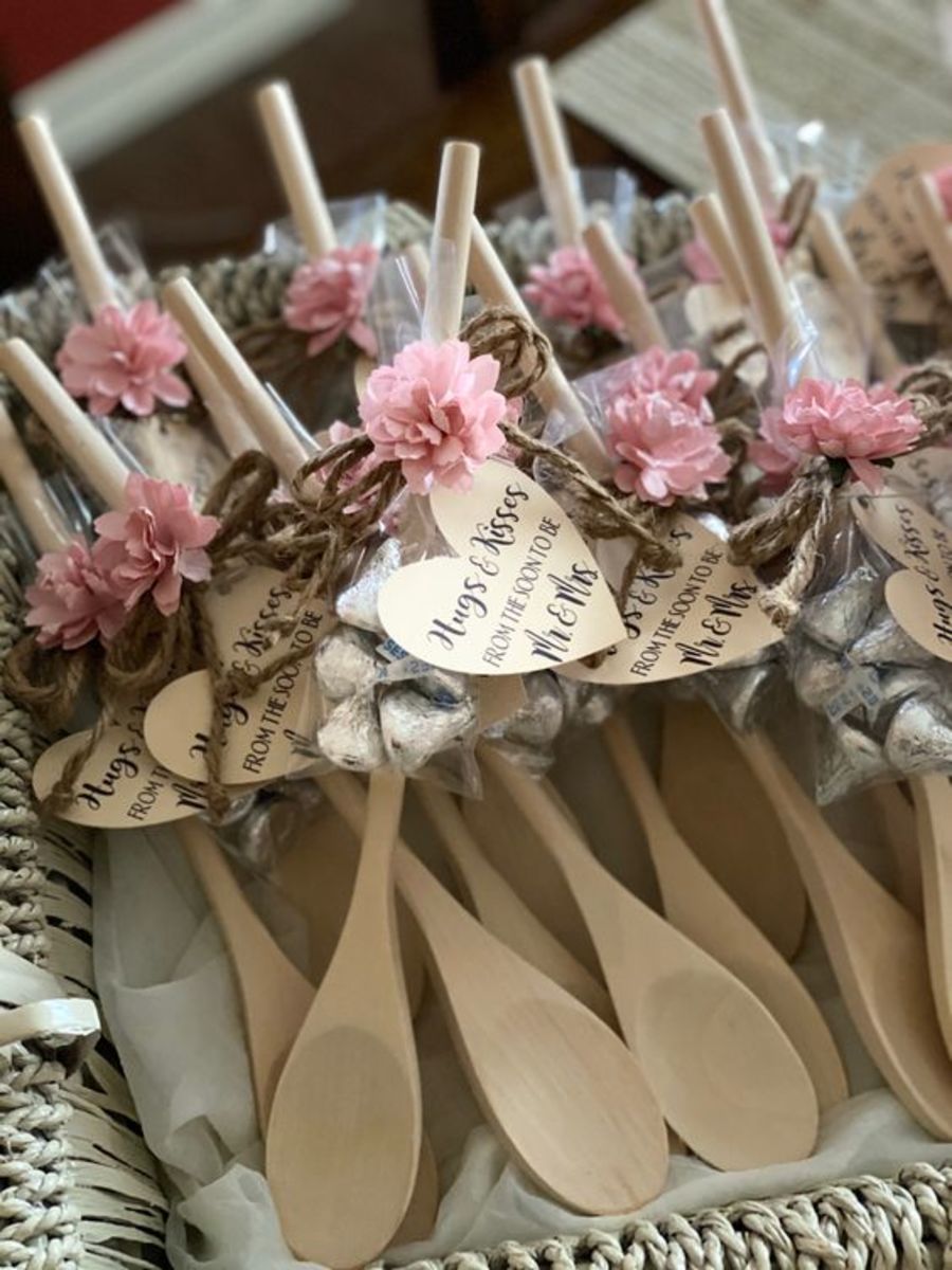 40+ Creative Wedding Favors Your Guests Will Love - HubPages
