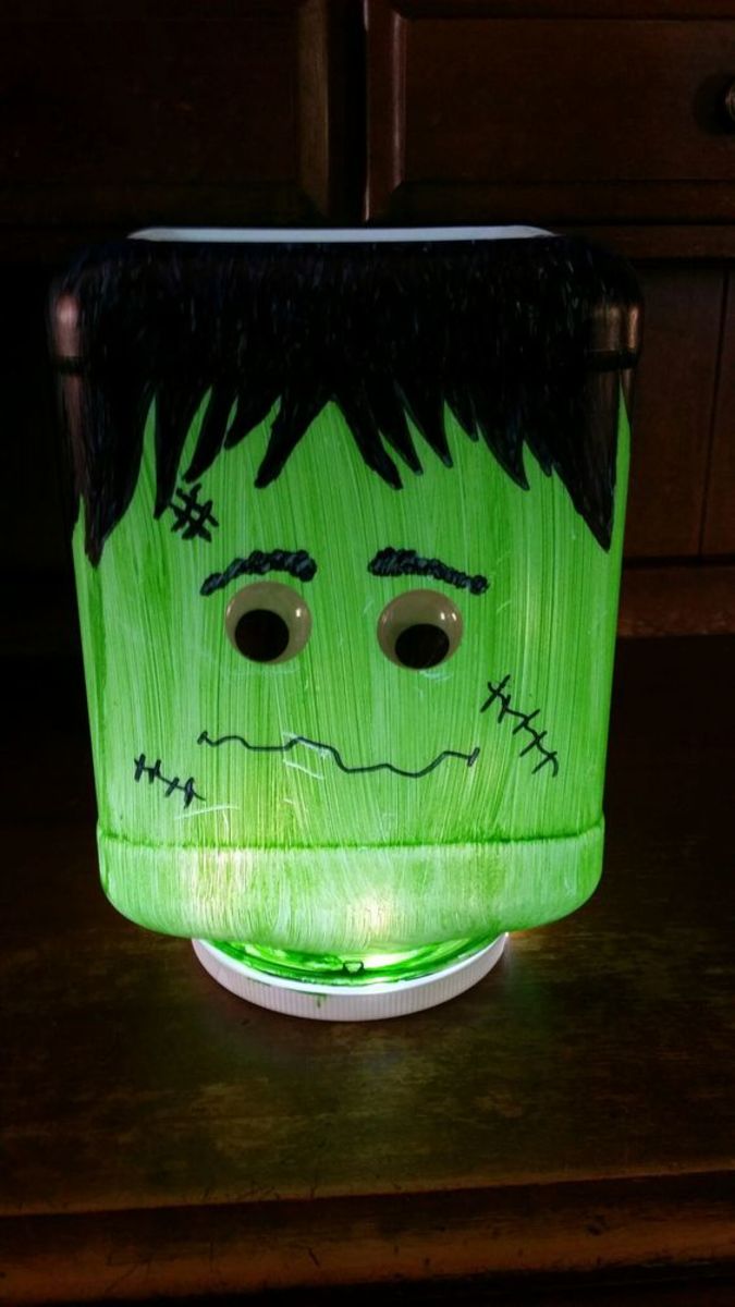 35+ Creative Laundry Pod Container Crafts for Halloween, Christmas and ...