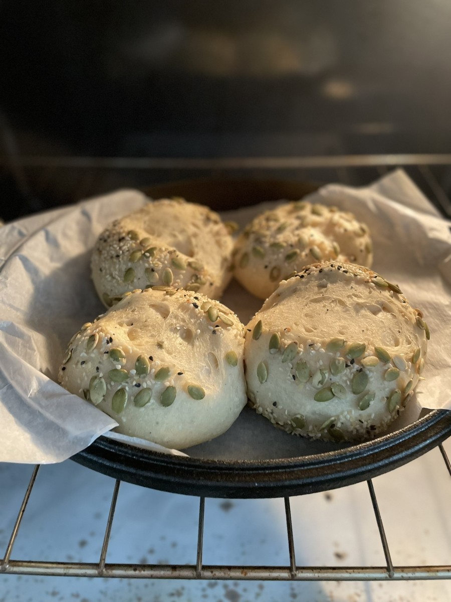 How to Make Delicious Seeded Dinner Rolls - HubPages