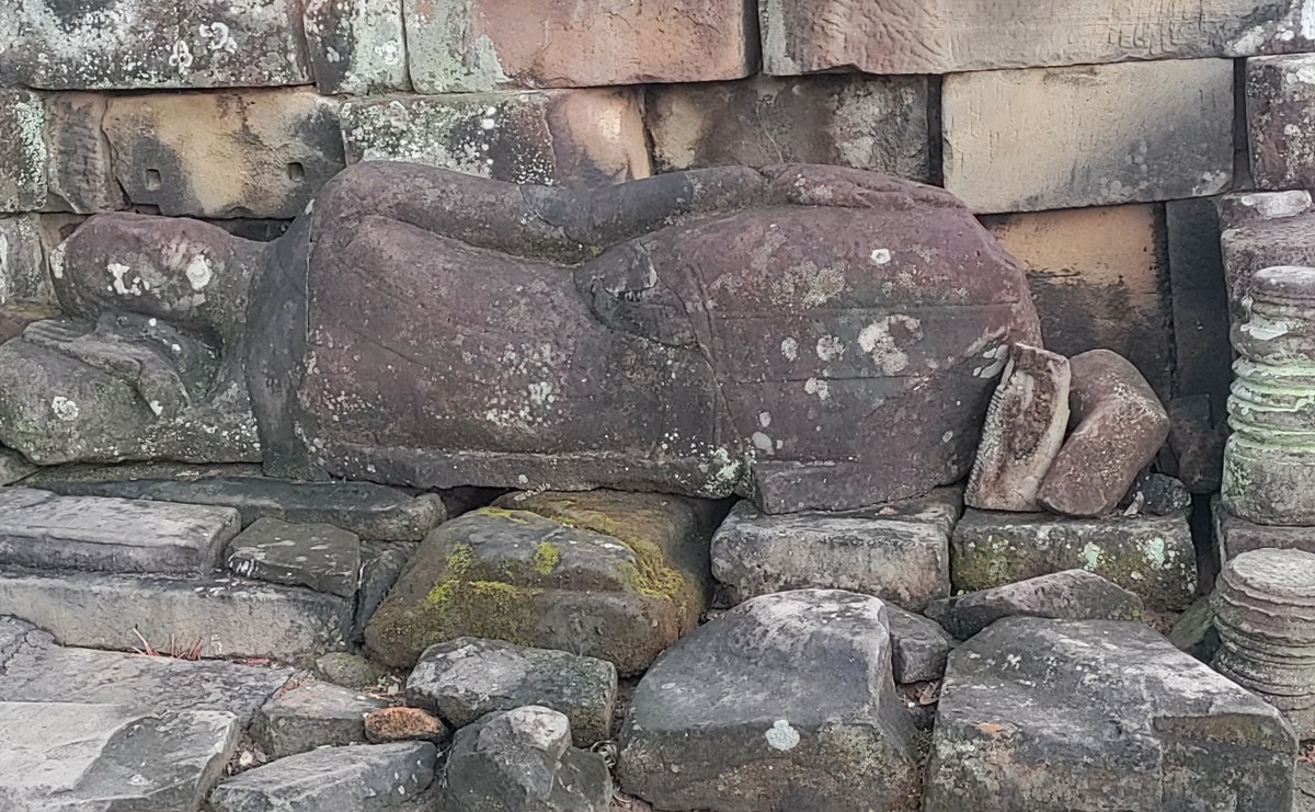 The Reclining Buddha - HubPages