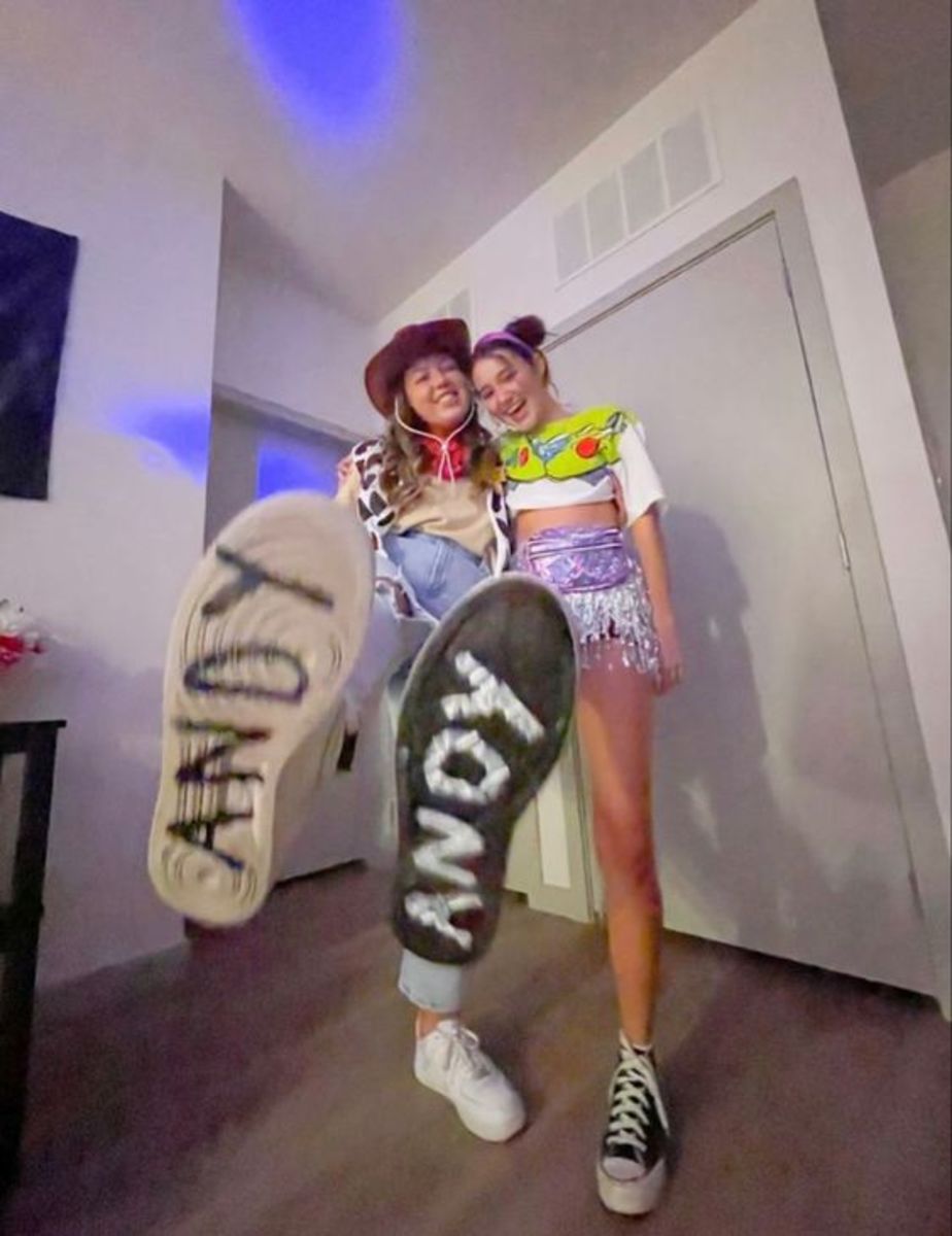 88+ Fun and Easy Halloween Costumes for Besties - HubPages