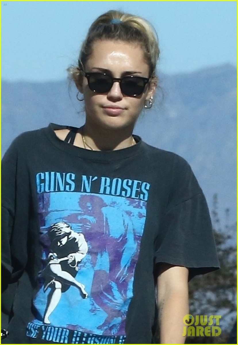 Miley Cyrus Enters The 80's - HubPages