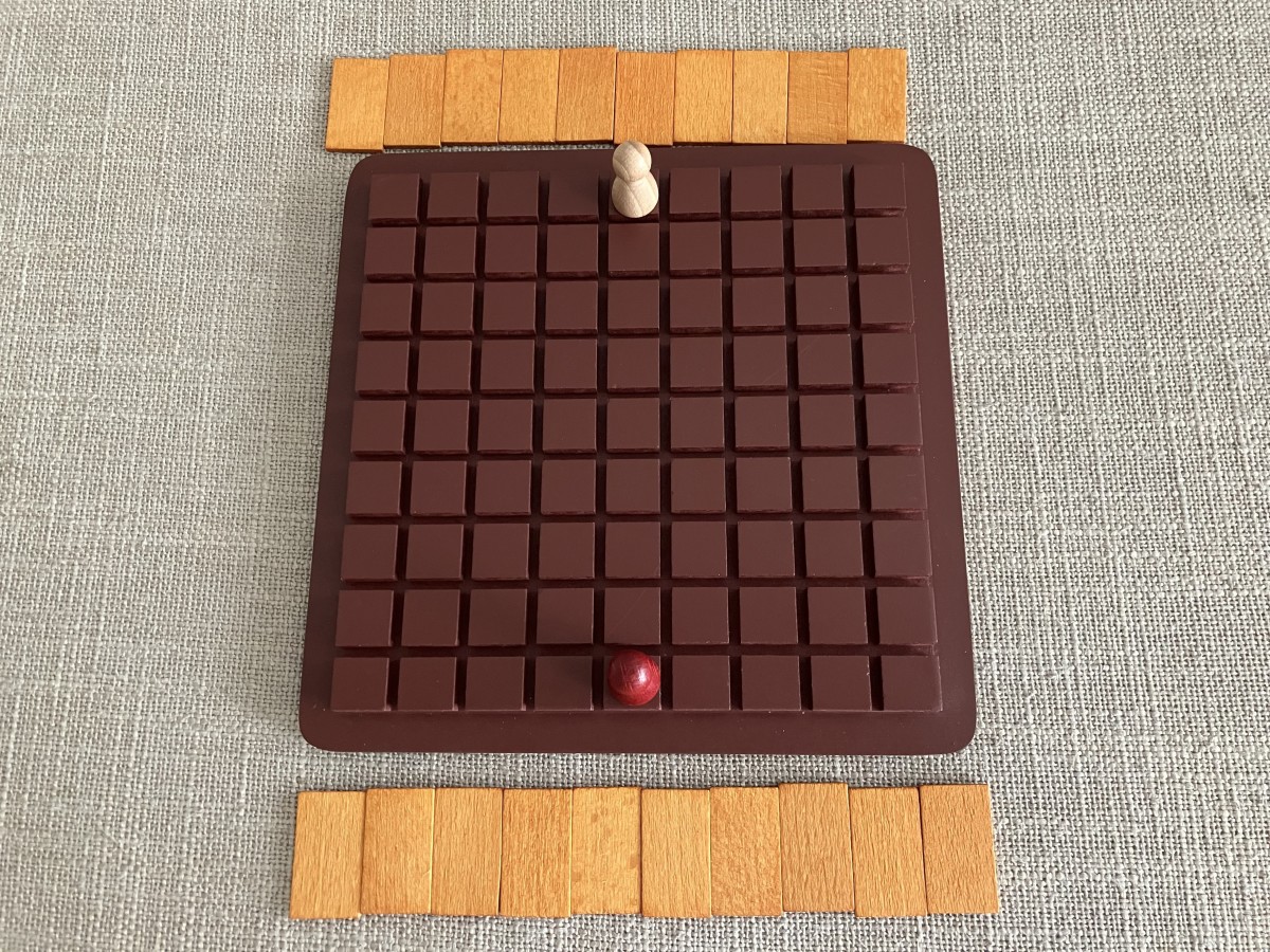 Board Game Review: Quoridor - HubPages