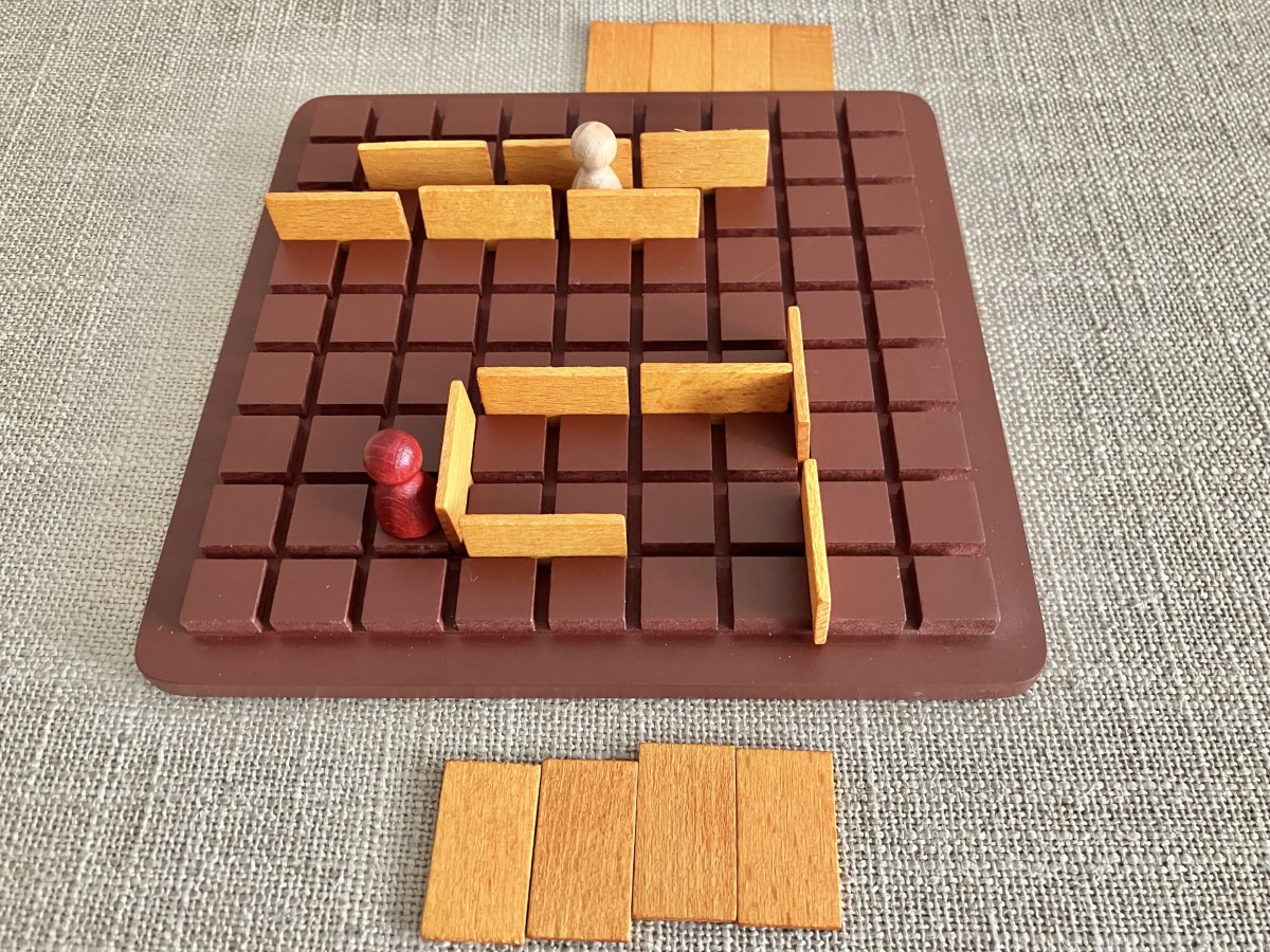 Board Game Review: Quoridor - HubPages