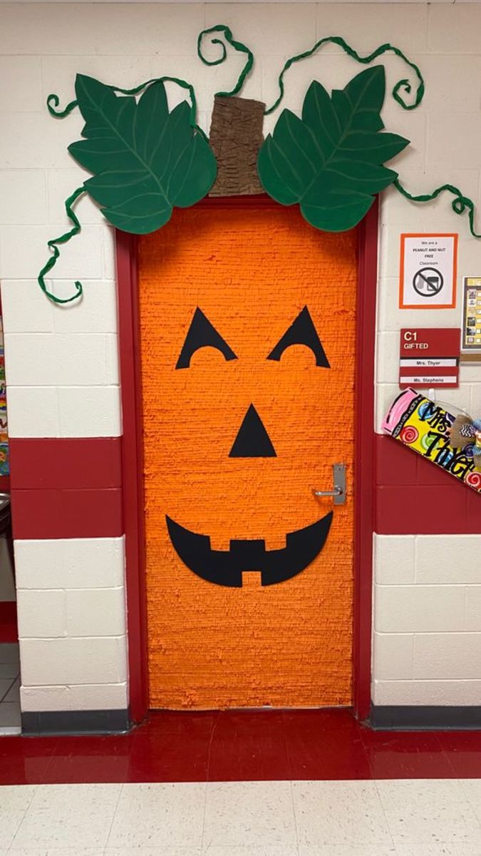 25+ DIY Halloween Classroom Door Decorations - HubPages