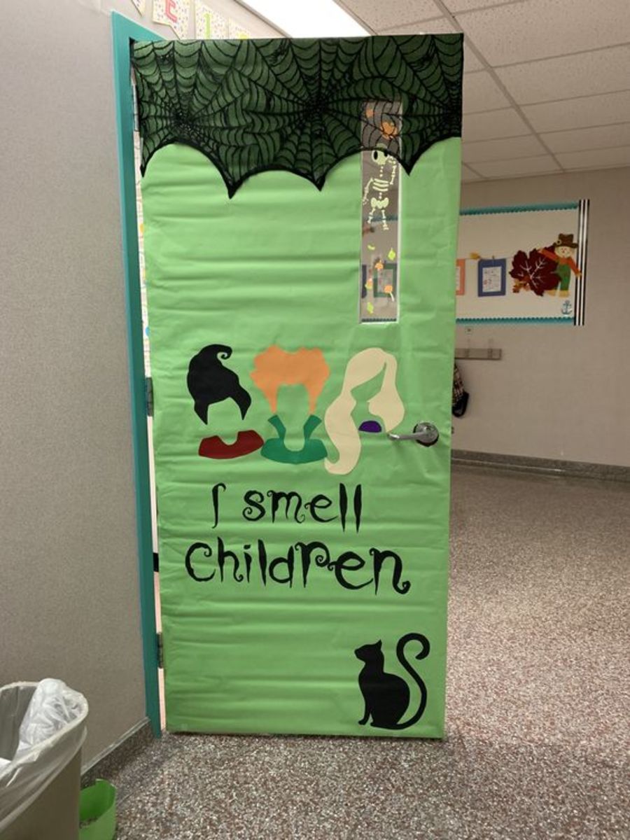 25+ DIY Halloween Classroom Door Decorations - HubPages