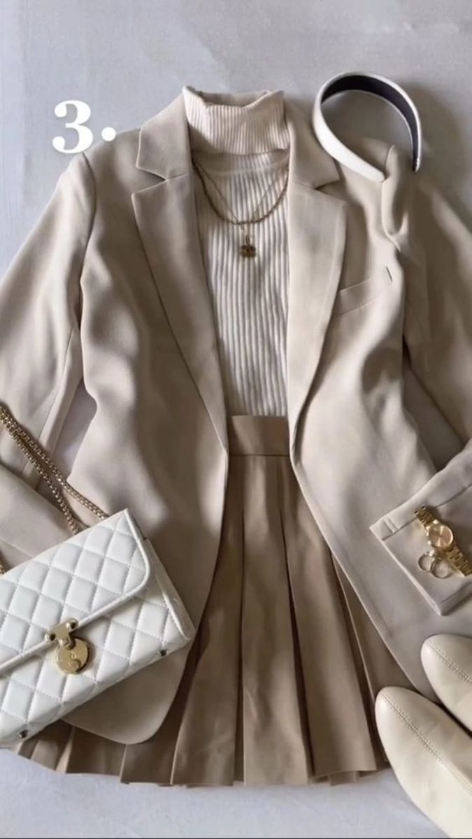 45+ Super Stylish Fall Outfits for Women 2025 - HubPages