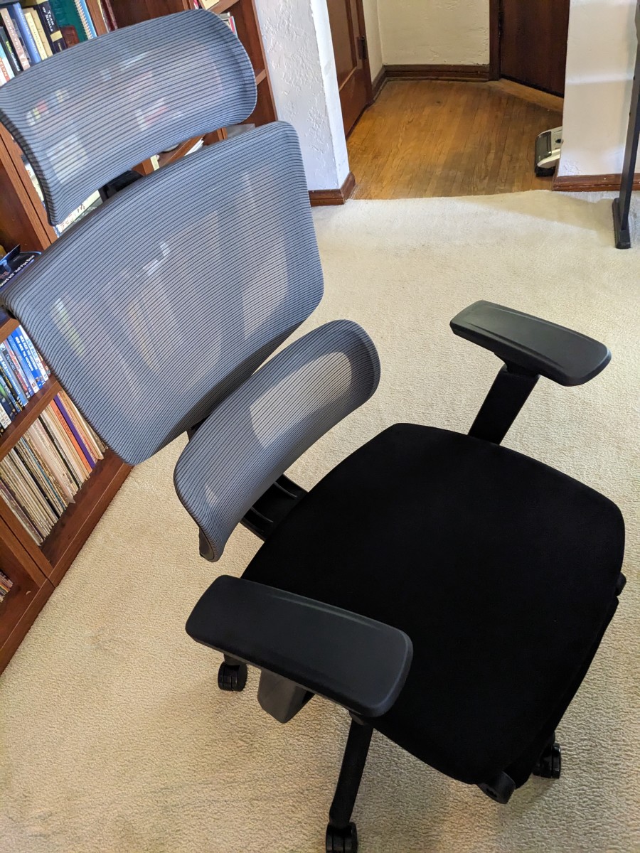 The C7 Ergonomic Chair Black with Footrest Gives You A Leg Up For ...