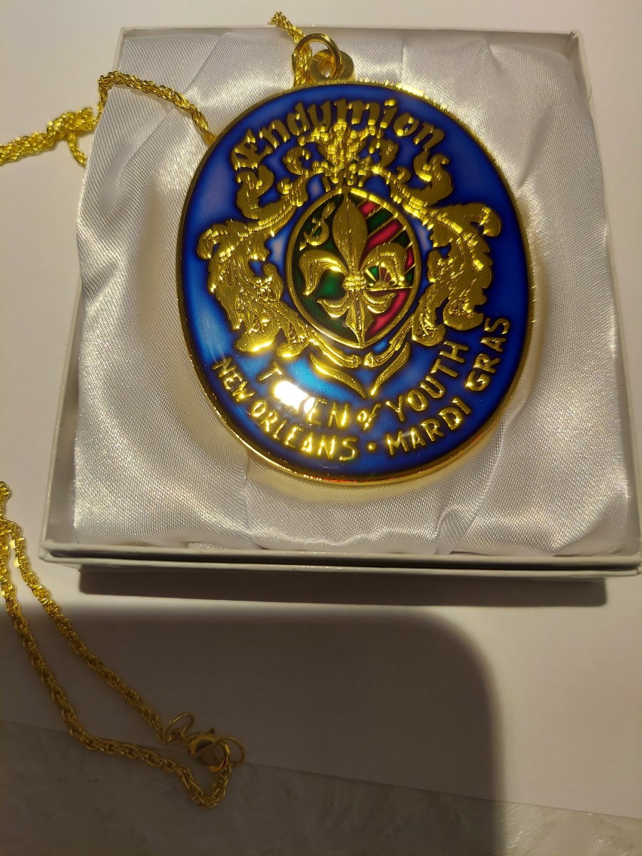 Mardi Gras Badges: The Difference in Doubloons and Badges - HubPages