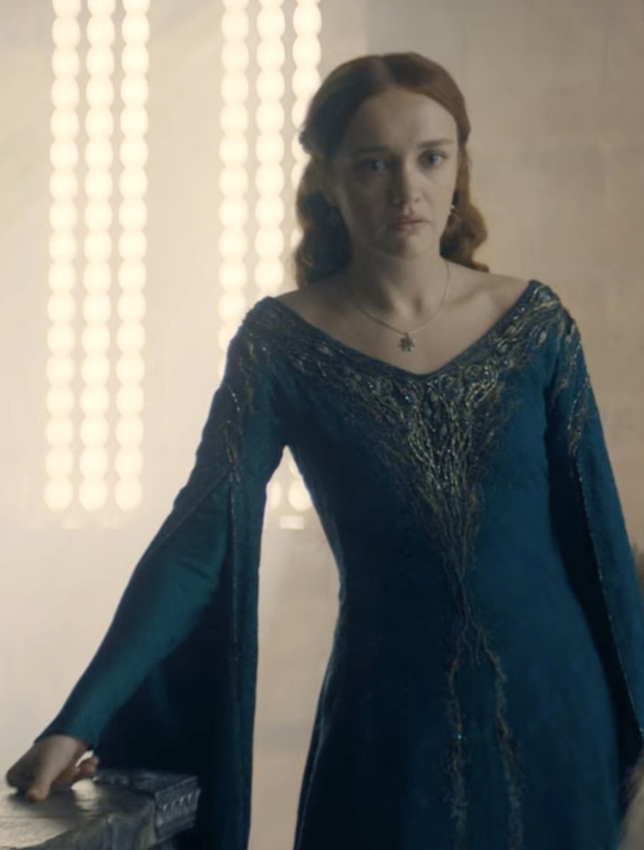 Alicent Hightower’s 5 Best Outfits From Season 2 of “house of the ...