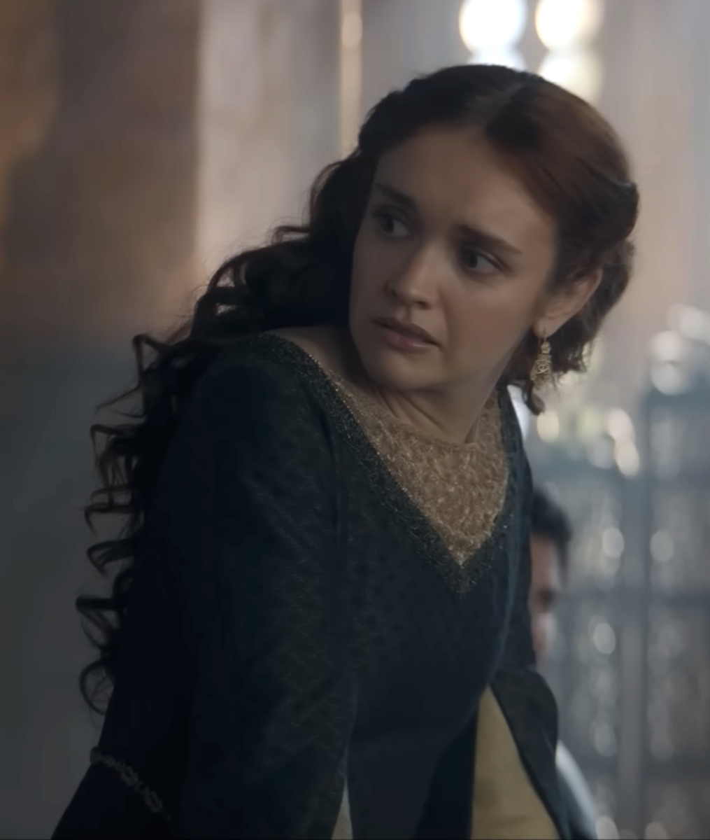 Alicent Hightower’s 5 Best Outfits From Season 2 of “house of the ...