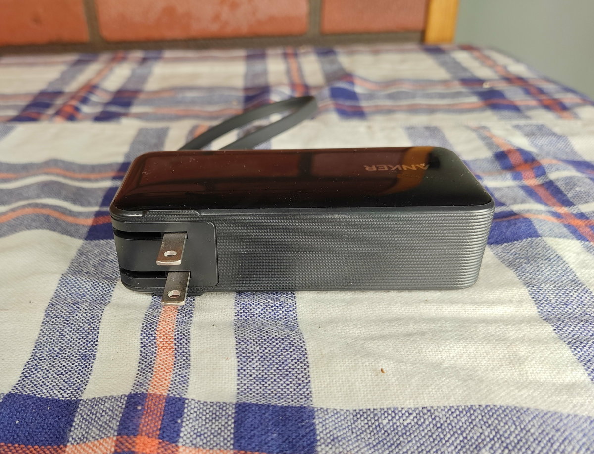 Review of the Anker 10,000mAh Power Bank with Built-in USB-C Cable ...