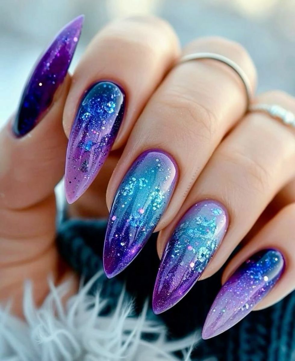 50+ Stunning Winter Nail Art Designs for Christmas and Beyond - HubPages