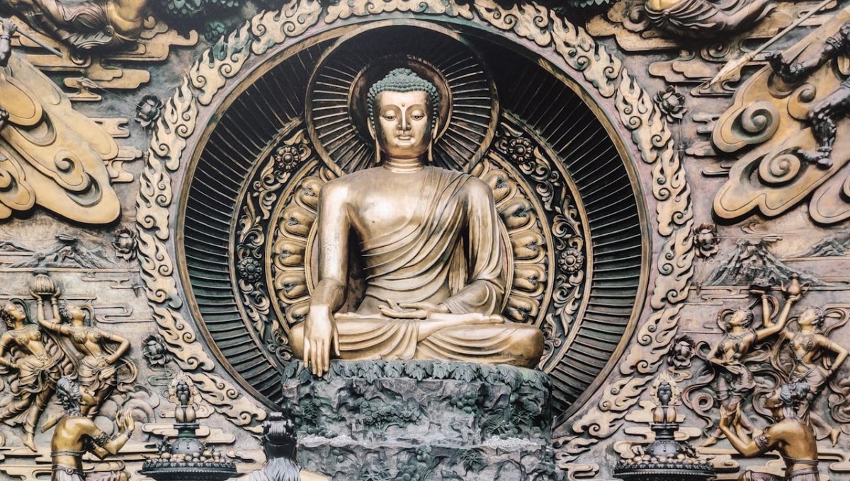 Maitreya, the Long-Awaited Fifth Buddha, Has Come! - HubPages