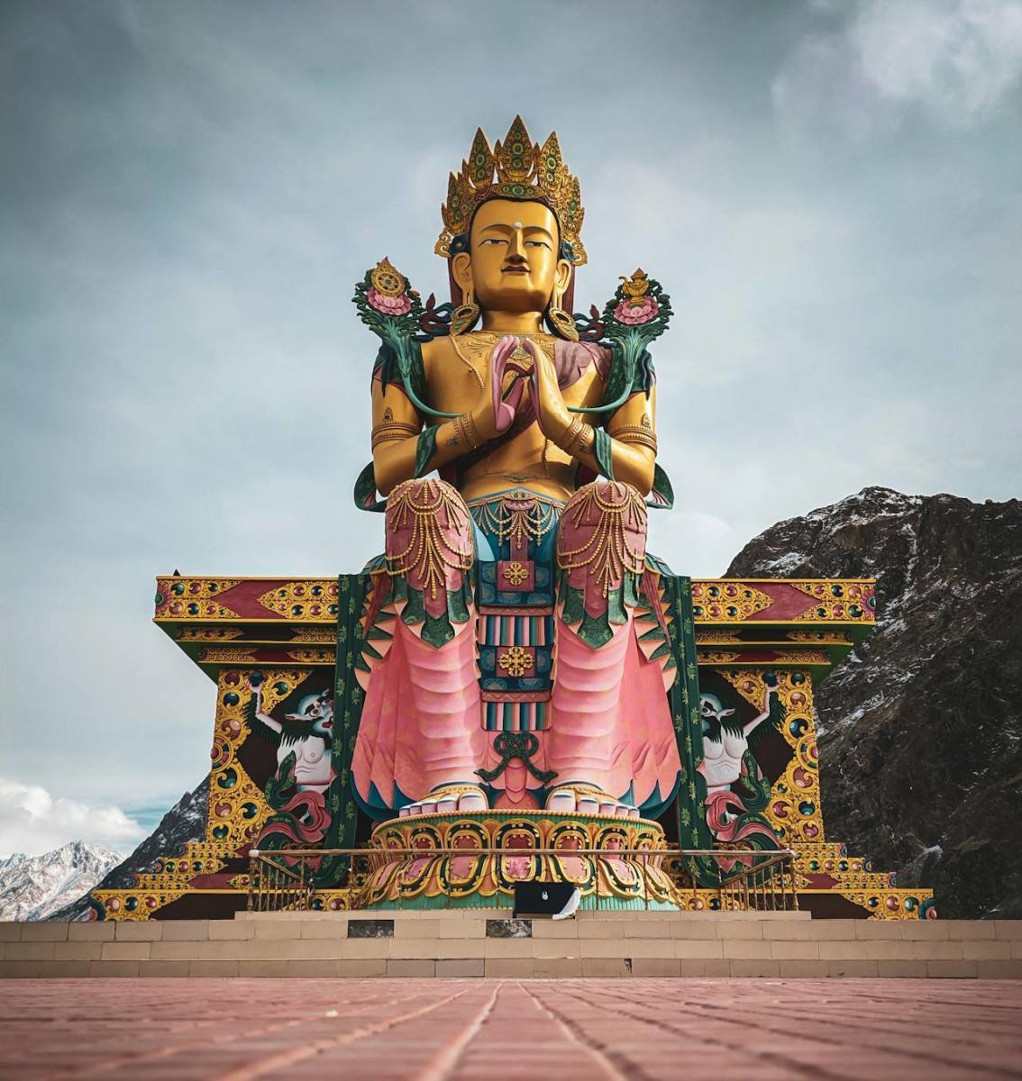 Maitreya, the Long-Awaited Fifth Buddha, Has Come! - HubPages