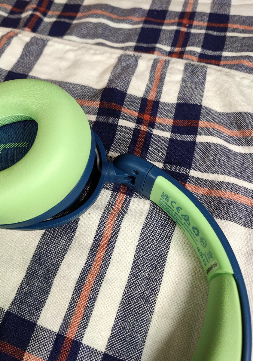 Review of the iClever BTH20 Active Noise Cancelling Headphones for Kids ...
