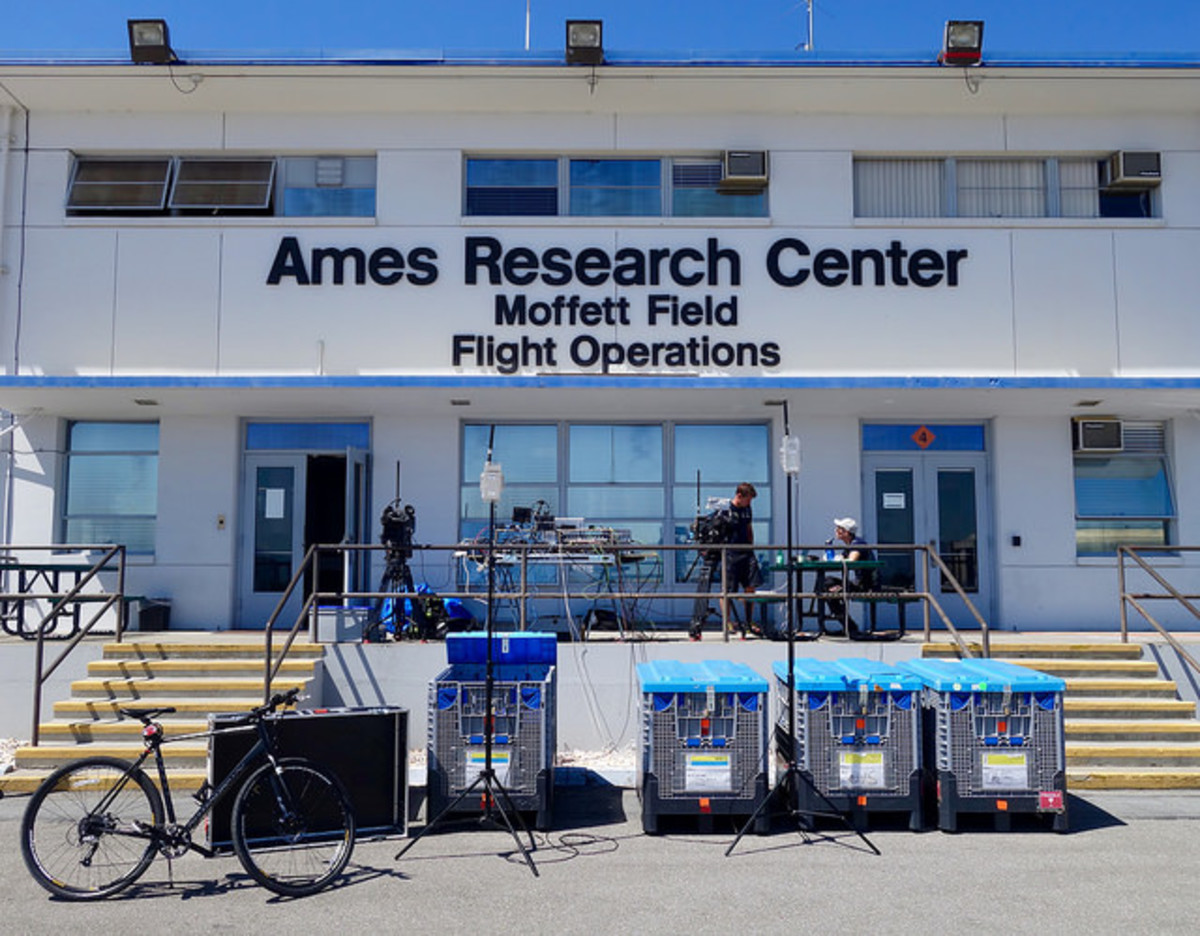 Companies That Are Mining the Moon Since 2025 - HubPages