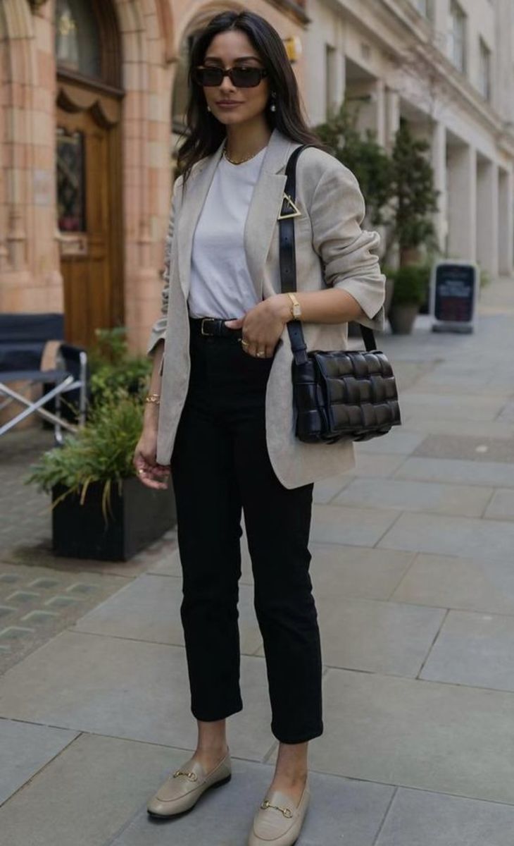 45+ Super Stylish Fall Outfits for Women 2025 - HubPages