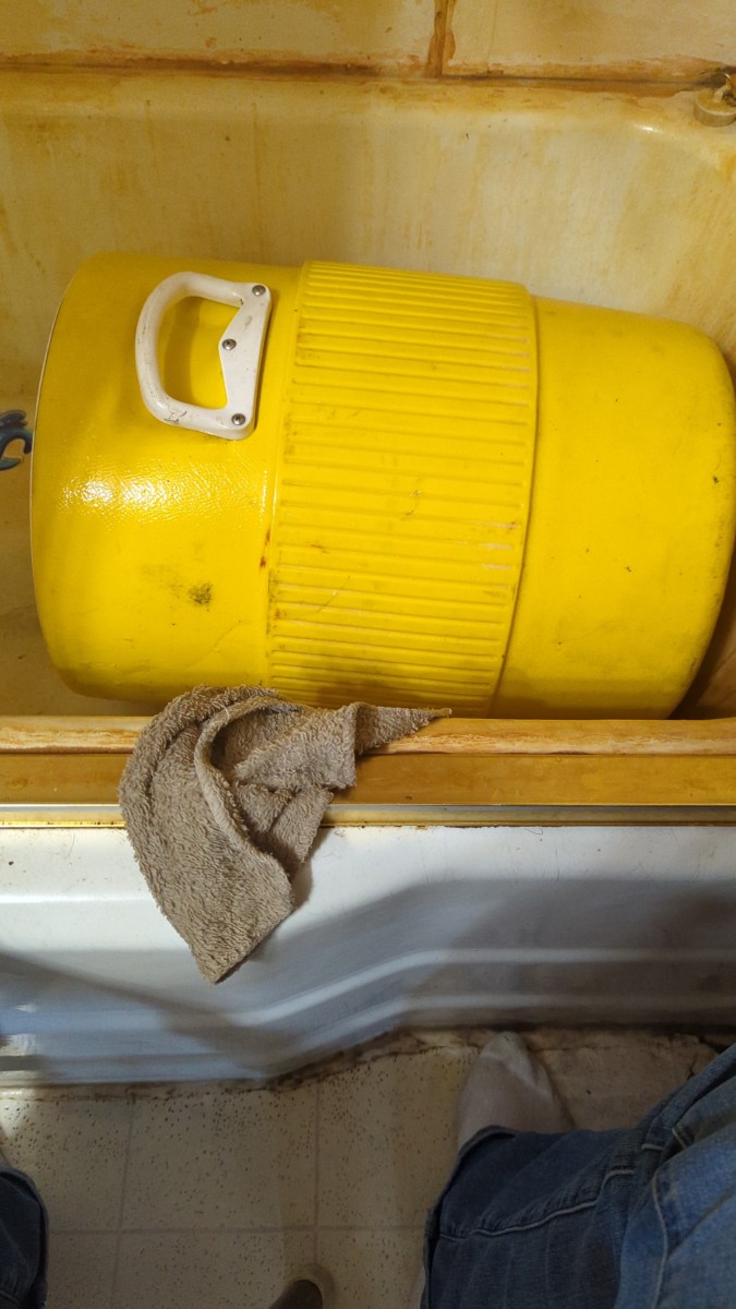 Igloo Cleaning - When it's Time to Get the Mud Off - HubPages