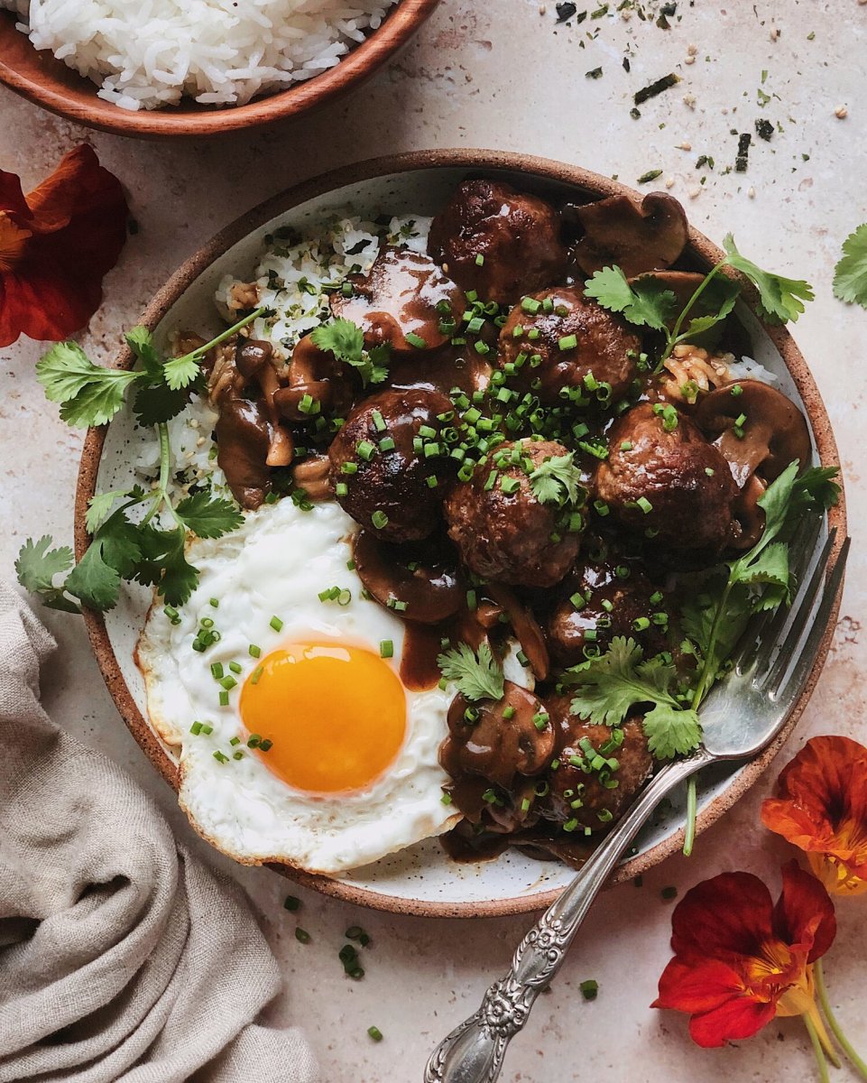 The Who, What & How of Loco Moco (The Hawaiian Calorie Bomb) - HubPages