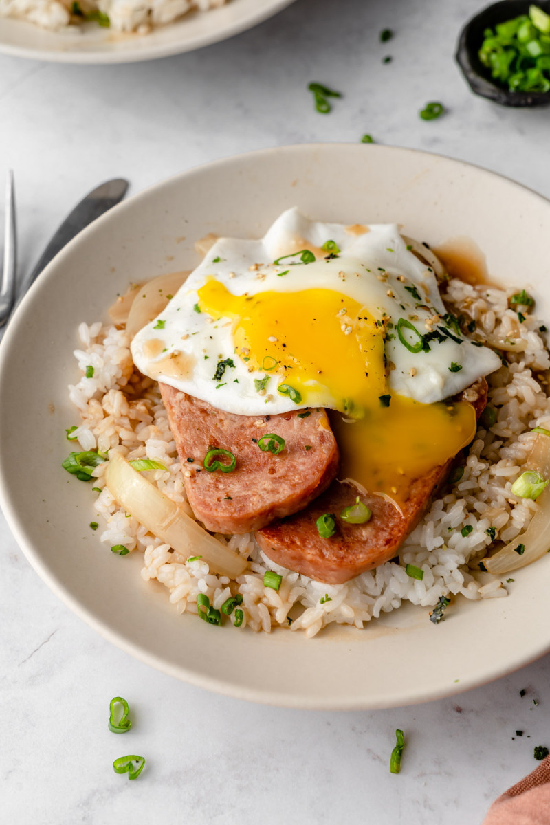 The Who, What & How of Loco Moco (The Hawaiian Calorie Bomb) - HubPages