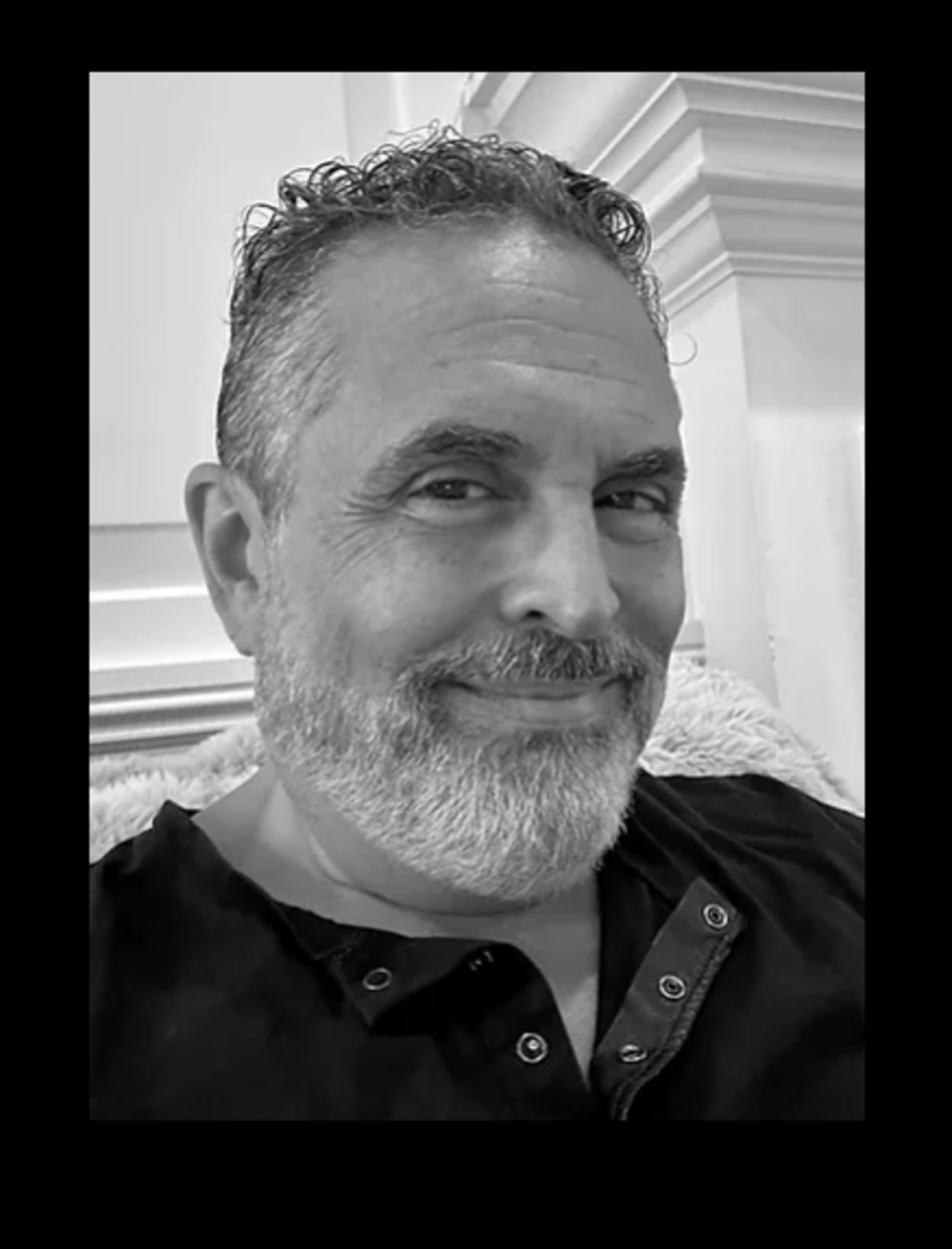 Deep in the Darkness by Michael Laimo: A Book Review - HubPages