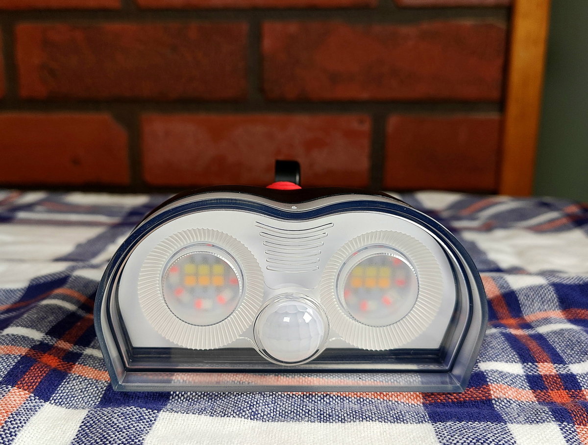 Review of the Linkind SL5 Smart Solar Outdoor Lights - HubPages