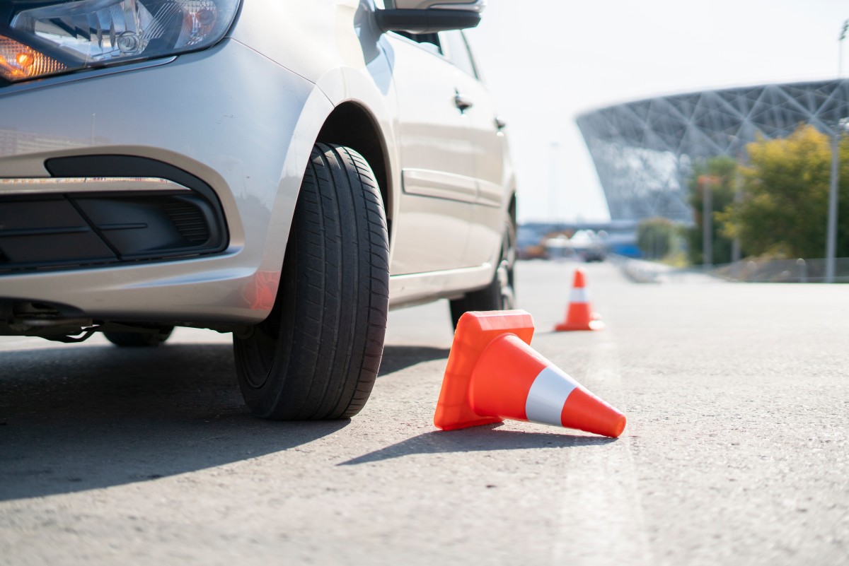 Woman Demonstrates Unwarranted Fits of Anger and Throws Traffic Cones ...