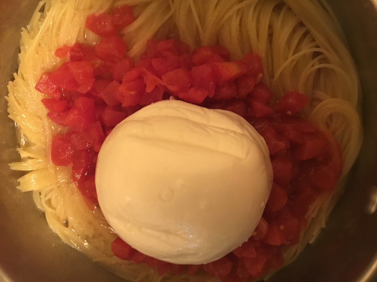Recipe for How to Make the Best Mozzarella Pasta - HubPages