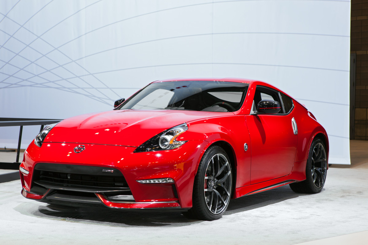 Car Reviewer Shows off the Nissan Z That Is Literally Art on Wheels ...