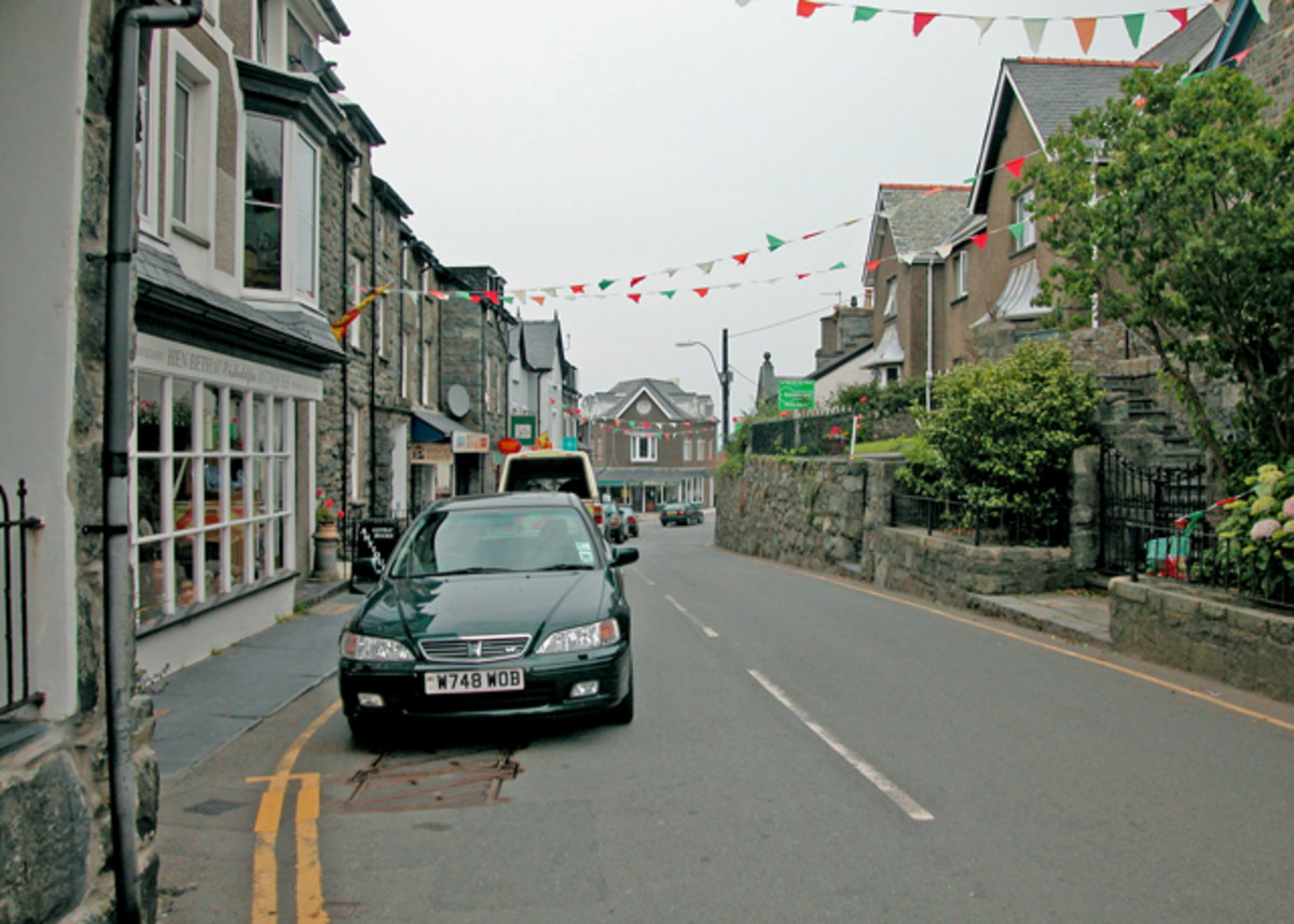 A Day Out in Harlech, Wales: Tips for Travelers - HubPages