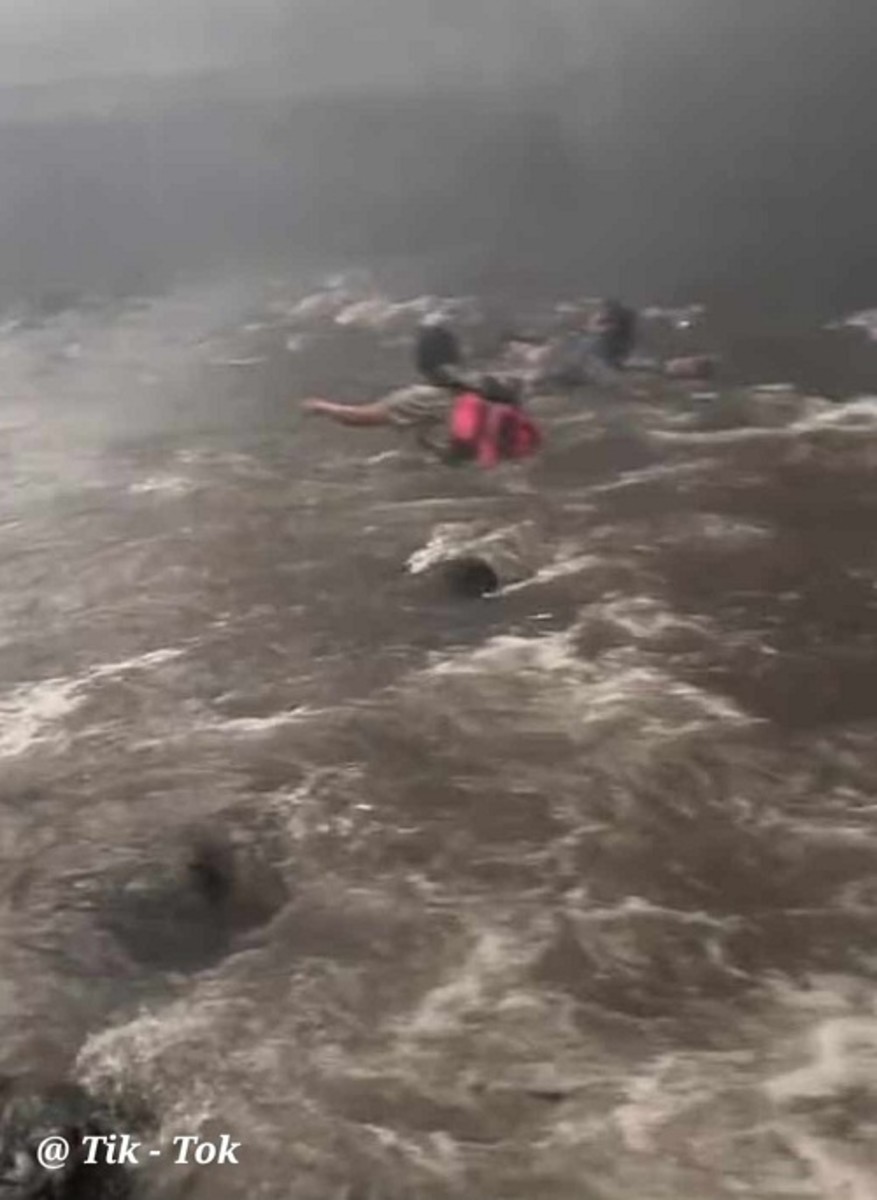 Maui Wildfires Rage Across the Island as Death Toll Climbs to 114 ...