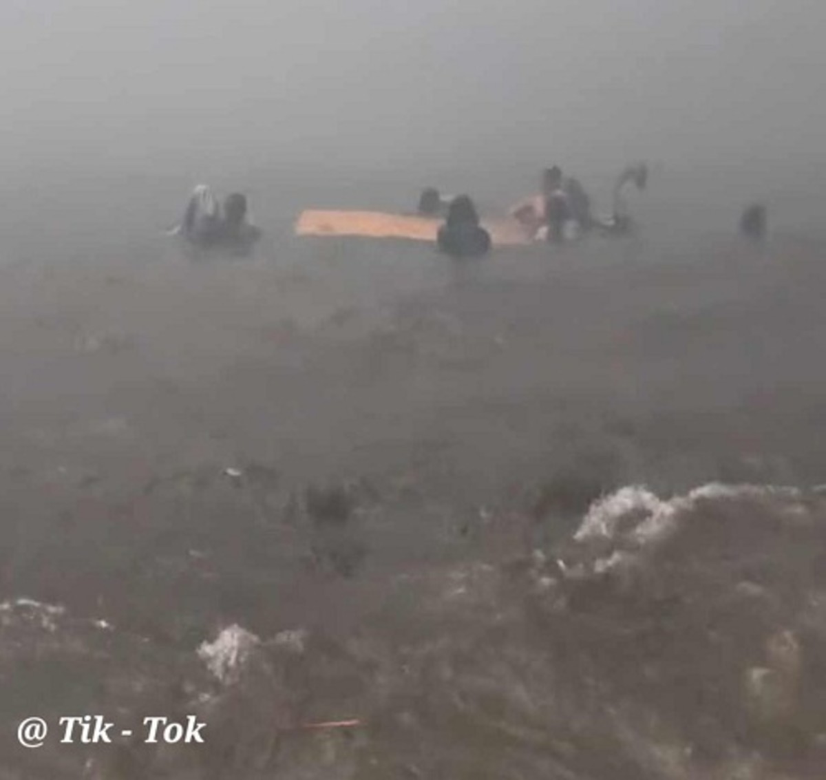 Maui Wildfires Rage Across the Island as Death Toll Climbs to 114 ...