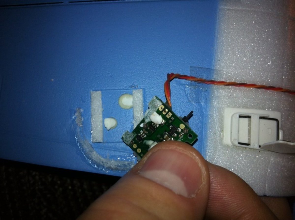 How to Replace the Aileron Servo on the Parkzone Ultra Micro F4U ...