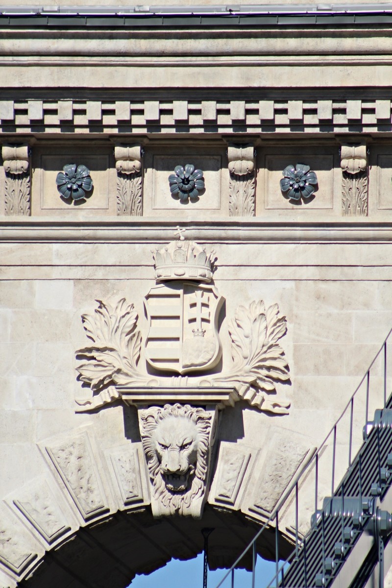 Budapest's First Stone Bridge, the Beautiful Chain Bridge - HubPages