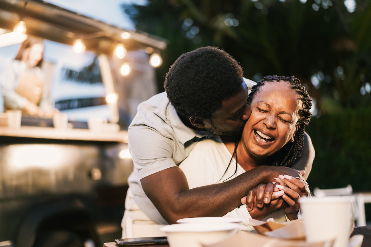 Son's Response to Mom Suddenly Showing Up at His College Is Full of Joy ...