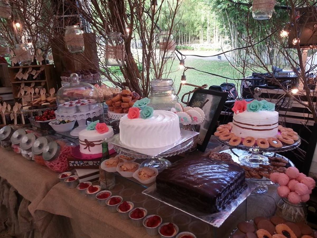 How to Create a Rustic Dessert Table - HubPages